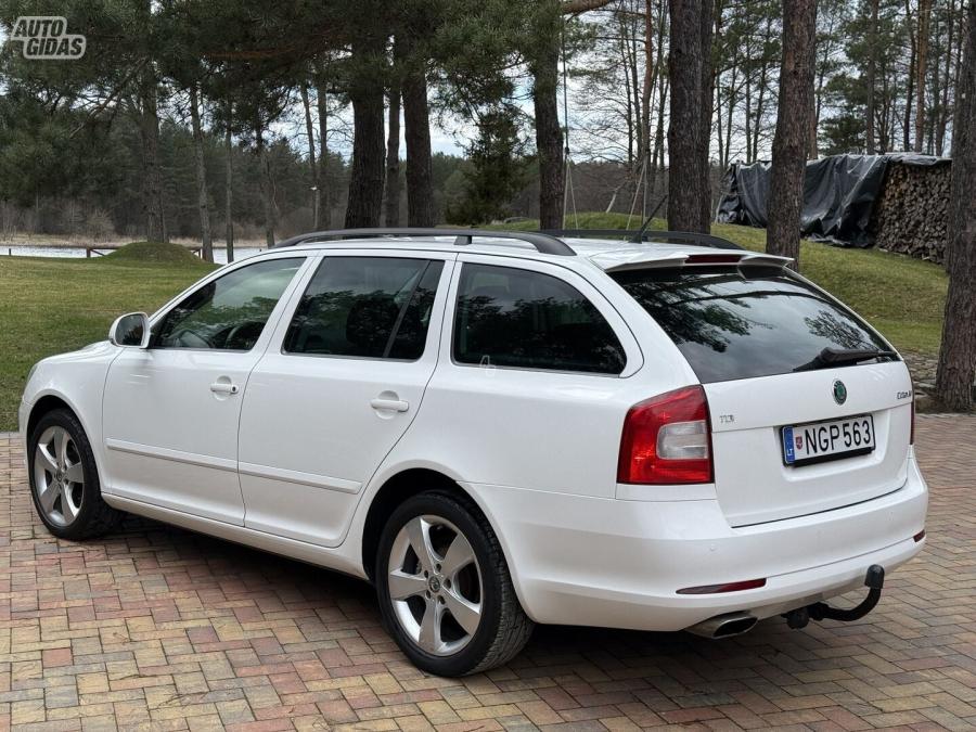 White Skoda Octavia 2012 in Vilnius, with an engine capacity of 1.60 L and mileage of 320 thousand km for 3650 €, photo 12 on AUTOMOTO.COM.LV