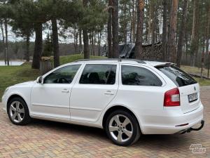 White Skoda Octavia 2012 in Vilnius, with an engine capacity of 1.60 L and mileage of 320 thousand km for 3650 €, photo 13 on AUTOMOTO.COM.LV