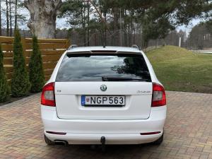 White Skoda Octavia 2012 in Vilnius, with an engine capacity of 1.60 L and mileage of 320 thousand km for 3650 €, photo 15 on AUTOMOTO.COM.LV