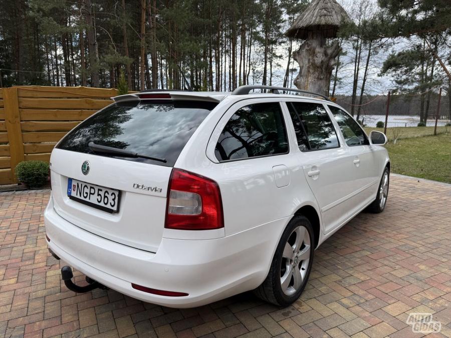 White Skoda Octavia 2012 in Vilnius, with an engine capacity of 1.60 L and mileage of 320 thousand km for 3650 €, photo 18 on AUTOMOTO.COM.LV