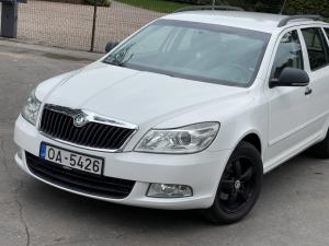White Skoda Octavia 2012 in Riga, with an engine capacity of 1.60 L and mileage of 225 thousand km for 3900 €, photo 12 on AUTOMOTO.COM.LV
