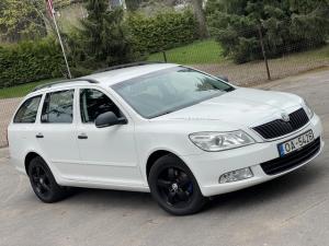 White Skoda Octavia 2012 in Riga, with an engine capacity of 1.60 L and mileage of 225 thousand km for 3900 €, photo 20 on AUTOMOTO.COM.LV