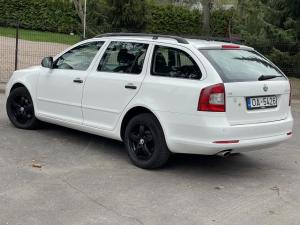 White Skoda Octavia 2012 in Riga, with an engine capacity of 1.60 L and mileage of 225 thousand km for 3900 €, photo 23 on AUTOMOTO.COM.LV