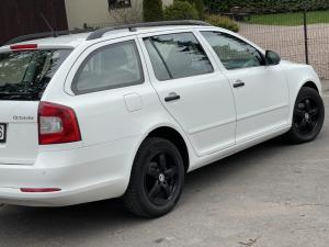 White Skoda Octavia 2012 in Riga, with an engine capacity of 1.60 L and mileage of 225 thousand km for 3900 €, photo 26 on AUTOMOTO.COM.LV