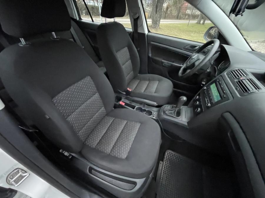 White Skoda Octavia 2012 in Riga, with an engine capacity of 1.60 L and mileage of 225 thousand km for 3900 €, photo 32 on AUTOMOTO.COM.LV