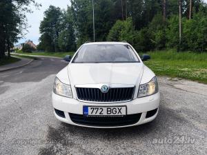 White Skoda Octavia 2012 in Tallinn, with an engine capacity of 1.20 L and mileage of 195 thousand km for 2999 €, photo 4 on AUTOMOTO.COM.LV