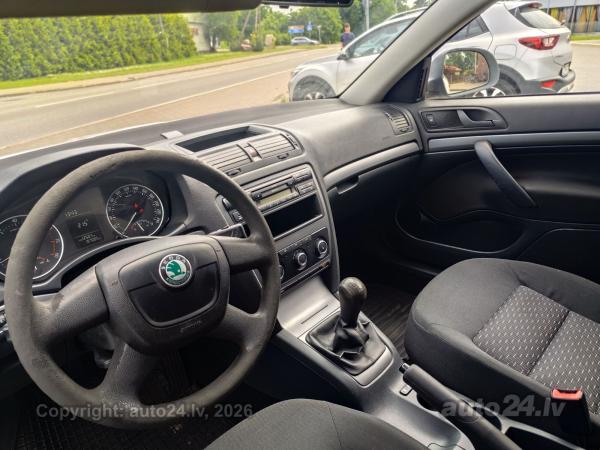 Balts Skoda Octavia 2012 Tallina, ar dzinēja tilpumu 1.20 L un nobraukumu 195 tūkst. km par 2999 €, foto 6 vietnē AUTOMOTO.COM.LV