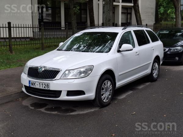 Белый Шкода Октавия 2012 в Рига, объемом двигателя 1.60 л и пробегом 404 тыс. км за 3100 €, фото 1 на AUTOMOTO.COM.LV