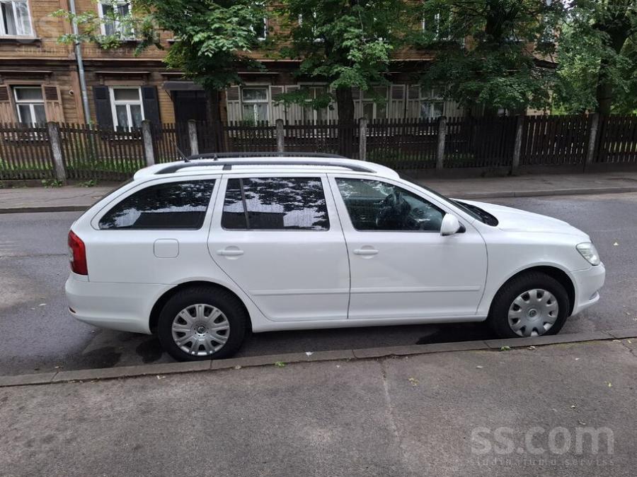 Белый Шкода Октавия 2012 в Рига, объемом двигателя 1.60 л и пробегом 404 тыс. км за 3100 €, фото 5 на AUTOMOTO.COM.LV