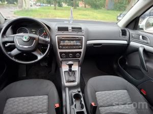 Белый Шкода Октавия 2012 в Рига, объемом двигателя 1.60 л и пробегом 404 тыс. км за 3100 €, фото 11 на AUTOMOTO.COM.LV