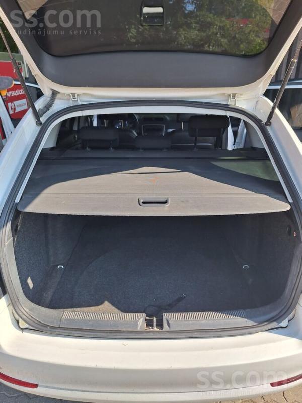 White Skoda Octavia 2012 in Jelgava, with an engine capacity of 1.60 L and mileage of 383 thousand km for 2750 €, photo 8 on AUTOMOTO.COM.LV
