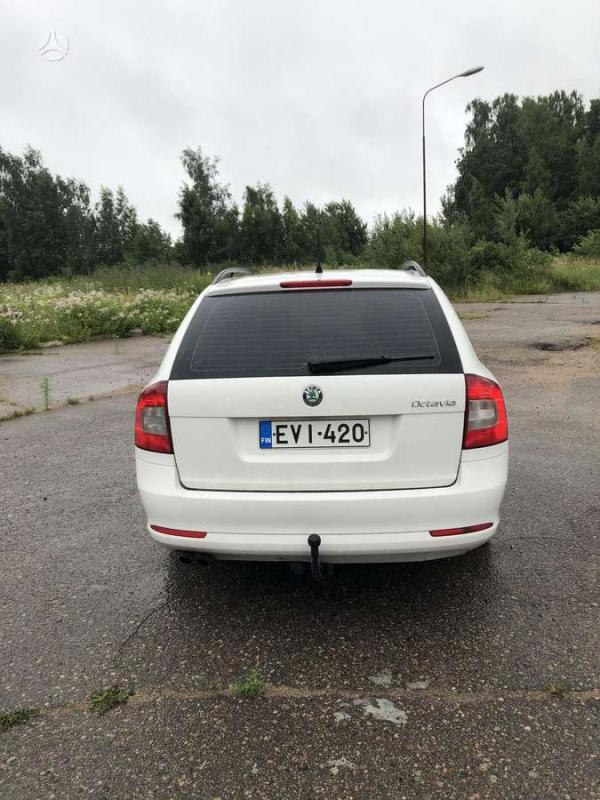 White Skoda Octavia 2012 in Klaipeda, with an engine capacity of 1.97 L and mileage of 381 thousand km for 3450 €, photo 6 on AUTOMOTO.COM.LV