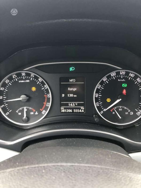 White Skoda Octavia 2012 in Klaipeda, with an engine capacity of 1.97 L and mileage of 381 thousand km for 3450 €, photo 8 on AUTOMOTO.COM.LV