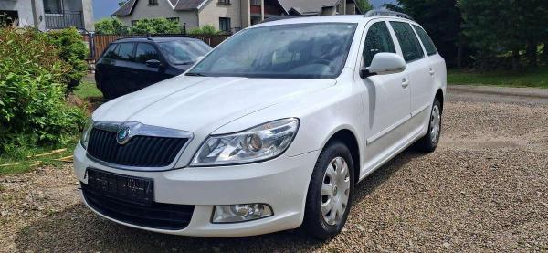 Balts Skoda Octavia 2012 Pasvalys, ar dzinēja tilpumu 1.97 L un nobraukumu 246 tūkst. km par 3550 €, foto 3 vietnē AUTOMOTO.COM.LV
