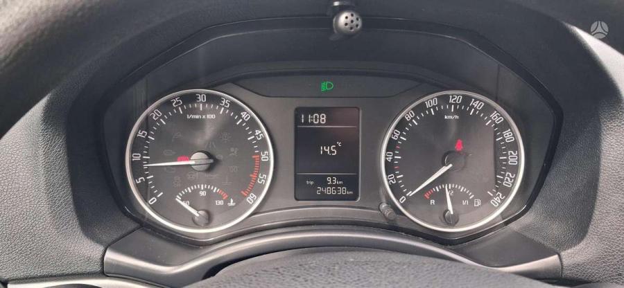 Balts Skoda Octavia 2012 Pasvalys, ar dzinēja tilpumu 1.97 L un nobraukumu 246 tūkst. km par 3550 €, foto 9 vietnē AUTOMOTO.COM.LV