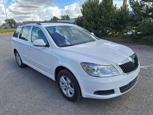 Balts Skoda Octavia 2012 Telšiai, ar dzinēja tilpumu 1.60 L un nobraukumu 271 tūkst. km par 3450 €, foto 3 vietnē AUTOMOTO.COM.LV