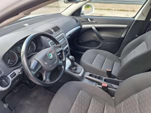 Balts Skoda Octavia 2012 Telšiai, ar dzinēja tilpumu 1.60 L un nobraukumu 271 tūkst. km par 3450 €, foto 10 vietnē AUTOMOTO.COM.LV