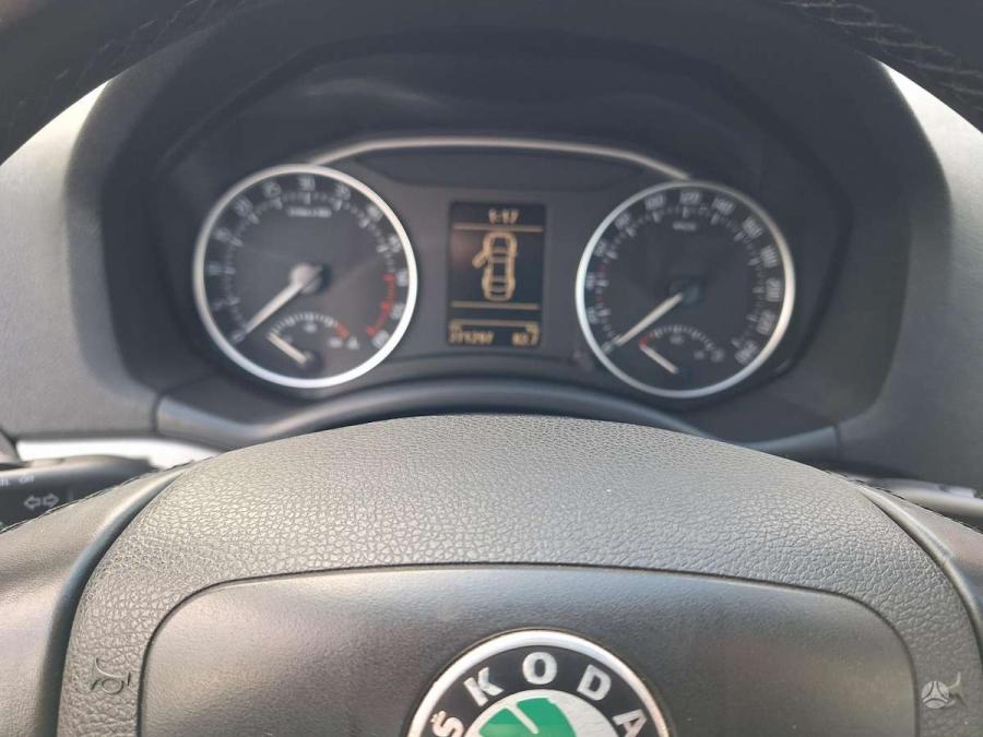 Balts Skoda Octavia 2012 Telšiai, ar dzinēja tilpumu 1.60 L un nobraukumu 271 tūkst. km par 3450 €, foto 14 vietnē AUTOMOTO.COM.LV