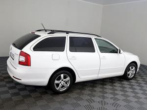 White Skoda Octavia 2012 in Tallinn, with an engine capacity of 1.60 L and mileage of 357 thousand km for 1899 €, photo 4 on AUTOMOTO.COM.LV
