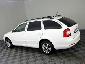 White Skoda Octavia 2012 in Tallinn, with an engine capacity of 1.60 L and mileage of 357 thousand km for 1899 €, photo 5 on AUTOMOTO.COM.LV