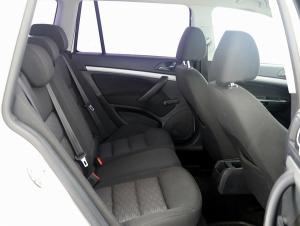 White Skoda Octavia 2012 in Tallinn, with an engine capacity of 1.60 L and mileage of 357 thousand km for 1899 €, photo 8 on AUTOMOTO.COM.LV