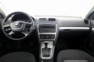 White Skoda Octavia 2012 in Tallinn, with an engine capacity of 1.60 L and mileage of 357 thousand km for 1899 €, photo 13 on AUTOMOTO.COM.LV