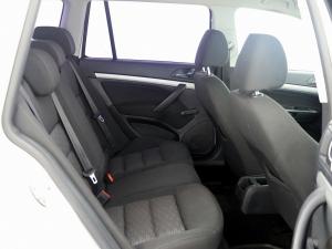 White Skoda Octavia 2012 in Tallinn, with an engine capacity of 1.60 L and mileage of 357 thousand km for 1899 €, photo 15 on AUTOMOTO.COM.LV