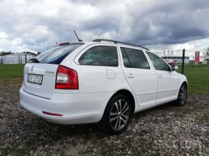White Skoda Octavia 2012 in Saldus, with an engine capacity of 1.60 L and mileage of 283 thousand km for 4900 €, photo 3 on AUTOMOTO.COM.LV