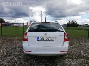 White Skoda Octavia 2012 in Saldus, with an engine capacity of 1.60 L and mileage of 283 thousand km for 4900 €, photo 7 on AUTOMOTO.COM.LV