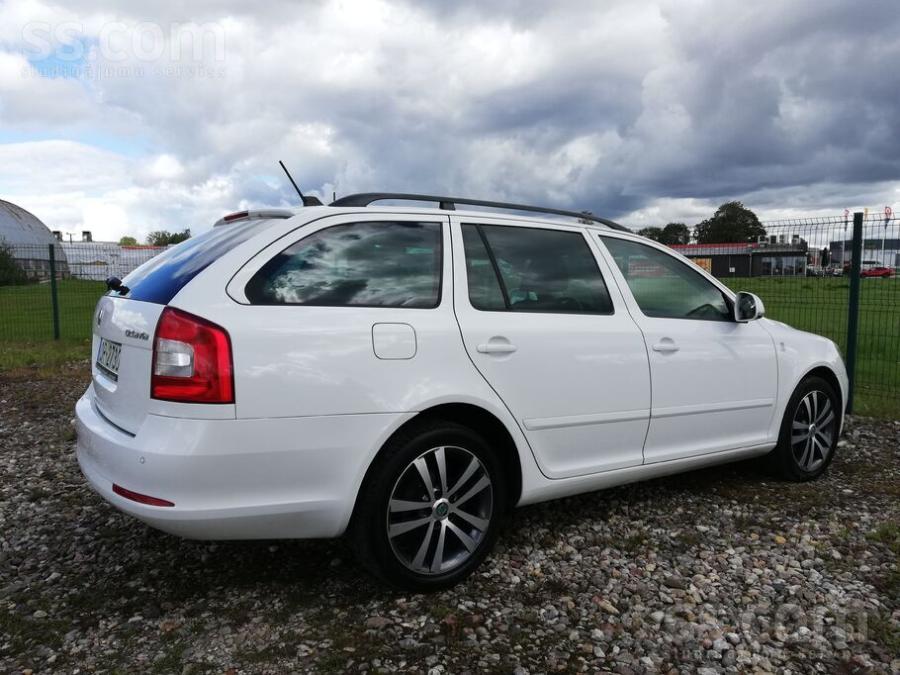 White Skoda Octavia 2012 in Saldus, with an engine capacity of 1.60 L and mileage of 283 thousand km for 4900 €, photo 15 on AUTOMOTO.COM.LV