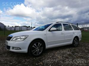White Skoda Octavia 2012 in Saldus, with an engine capacity of 1.60 L and mileage of 283 thousand km for 4900 €, photo 21 on AUTOMOTO.COM.LV