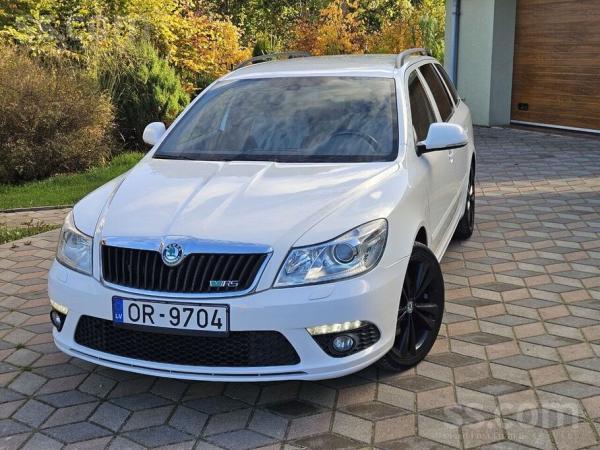 White Skoda Octavia 2012 in Talsi, with an engine capacity of 2.00 L and mileage of 181 thousand km for 6299 €, photo 1 on AUTOMOTO.COM.LV