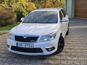 White Skoda Octavia 2012 in Talsi, with an engine capacity of 2.00 L and mileage of 181 thousand km for 6299 €, photo 1 on AUTOMOTO.COM.LV