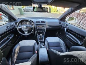 Balts Skoda Octavia 2012 Talsi, ar dzinēja tilpumu 2.00 L un nobraukumu 181 tūkst. km par 6299 €, foto 27 vietnē AUTOMOTO.COM.LV