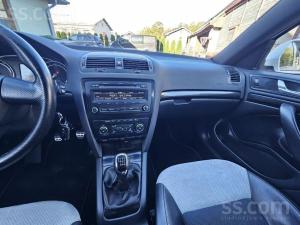 Balts Skoda Octavia 2012 Talsi, ar dzinēja tilpumu 2.00 L un nobraukumu 181 tūkst. km par 6299 €, foto 28 vietnē AUTOMOTO.COM.LV
