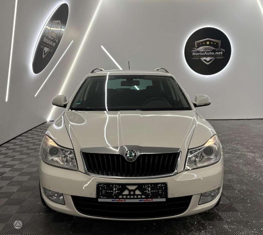 White Skoda Octavia 2013 in Marijampole, with an engine capacity of 1.97 L and mileage of 319 thousand km for 4850 €, photo 20 on AUTOMOTO.COM.LV