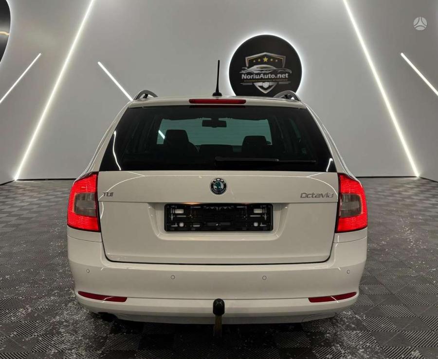 White Skoda Octavia 2013 in Marijampole, with an engine capacity of 1.97 L and mileage of 319 thousand km for 4850 €, photo 23 on AUTOMOTO.COM.LV