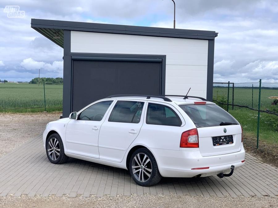 White Skoda Octavia 2013 in Kaunas, with an engine capacity of 1.60 L and mileage of 276 thousand km for 4199 €, photo 5 on AUTOMOTO.COM.LV