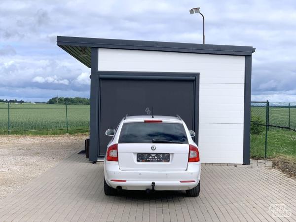 White Skoda Octavia 2013 in Kaunas, with an engine capacity of 1.60 L and mileage of 276 thousand km for 4199 €, photo 7 on AUTOMOTO.COM.LV