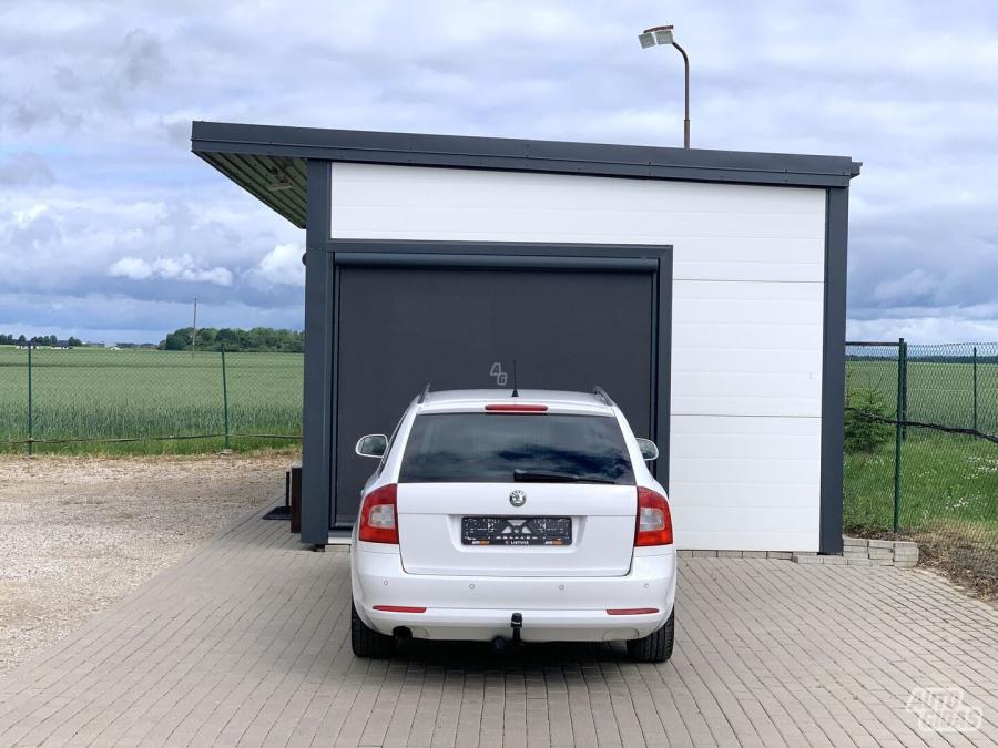 White Skoda Octavia 2013 in Kaunas, with an engine capacity of 1.60 L and mileage of 276 thousand km for 4199 €, photo 8 on AUTOMOTO.COM.LV