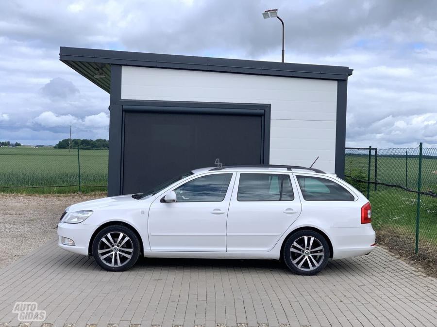 White Skoda Octavia 2013 in Kaunas, with an engine capacity of 1.60 L and mileage of 276 thousand km for 4199 €, photo 10 on AUTOMOTO.COM.LV
