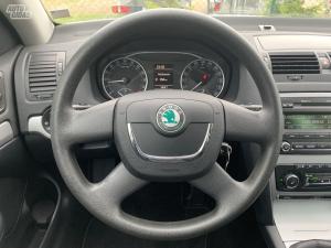 White Skoda Octavia 2013 in Kaunas, with an engine capacity of 1.60 L and mileage of 276 thousand km for 4199 €, photo 20 on AUTOMOTO.COM.LV