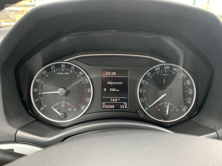 White Skoda Octavia 2013 in Kaunas, with an engine capacity of 1.60 L and mileage of 276 thousand km for 4199 €, photo 21 on AUTOMOTO.COM.LV