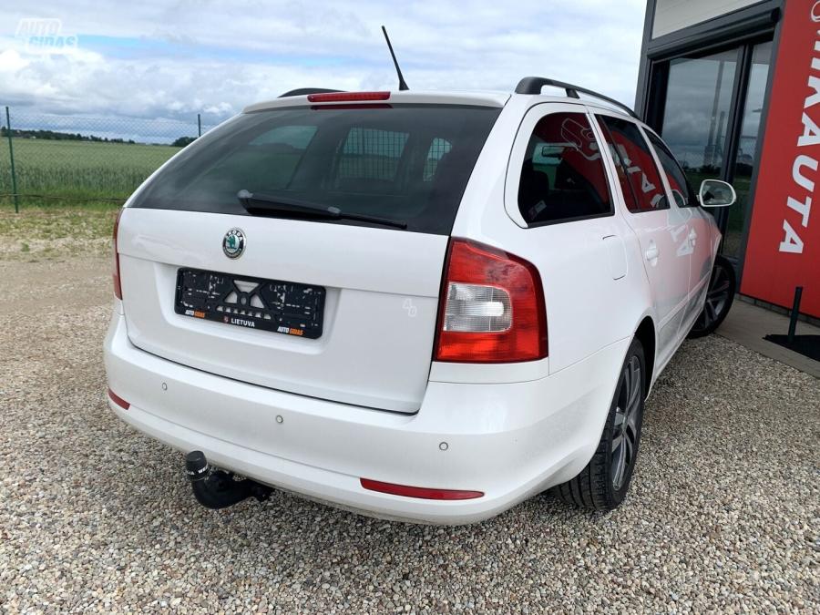 White Skoda Octavia 2013 in Kaunas, with an engine capacity of 1.60 L and mileage of 276 thousand km for 4199 €, photo 32 on AUTOMOTO.COM.LV