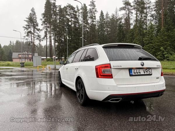 White Skoda Octavia 2013 in Tallinn, with an engine capacity of 2.00 L and mileage of 185 thousand km for 10800 €, photo 3 on AUTOMOTO.COM.LV
