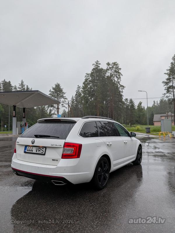 White Skoda Octavia 2013 in Tallinn, with an engine capacity of 2.00 L and mileage of 185 thousand km for 10800 €, photo 4 on AUTOMOTO.COM.LV
