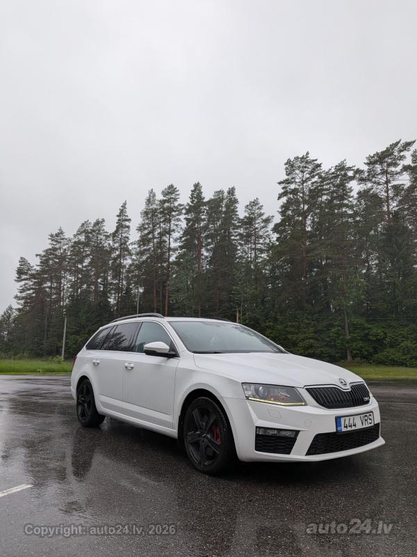 White Skoda Octavia 2013 in Tallinn, with an engine capacity of 2.00 L and mileage of 185 thousand km for 10800 €, photo 5 on AUTOMOTO.COM.LV