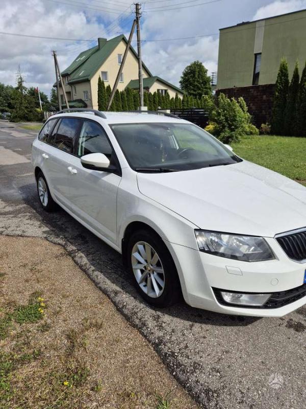 White Skoda Octavia 2013 in Kaunas, with an engine capacity of 1.60 L and mileage of 234 thousand km for 4700 €, photo 2 on AUTOMOTO.COM.LV