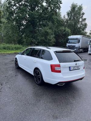 Balts Skoda Octavia 2013 Panevēža, ar dzinēja tilpumu 2.00 L un nobraukumu 280 tūkst. km par 7800 €, foto 9 vietnē AUTOMOTO.COM.LV