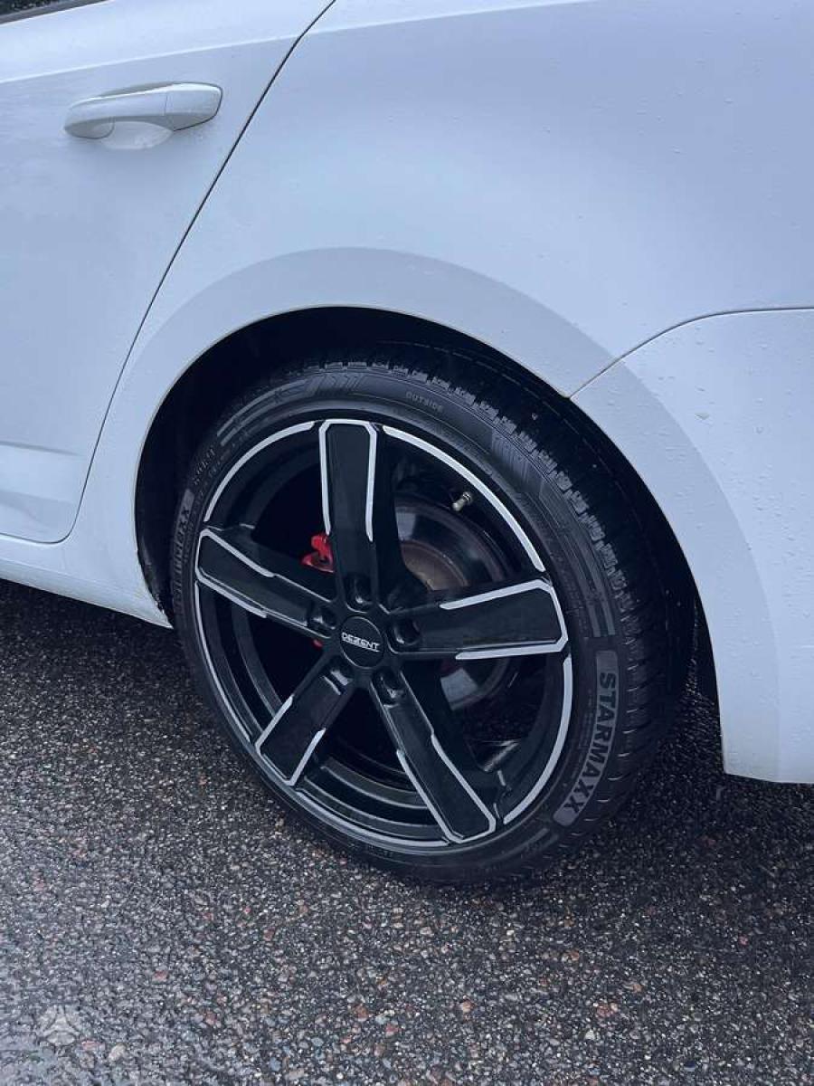 Balts Skoda Octavia 2013 Panevēža, ar dzinēja tilpumu 2.00 L un nobraukumu 280 tūkst. km par 7800 €, foto 11 vietnē AUTOMOTO.COM.LV